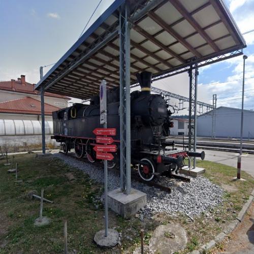 JŽ 17-086 in Logatec, Slovenia (Google Maps)