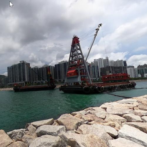 Hong Kong Derrick Barges in Hong Kong, Hong Kong (Google Maps)