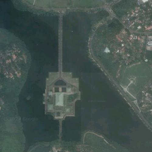 Diyawanna Lake in Welikada, Sri Lanka - Virtual Globetrotting