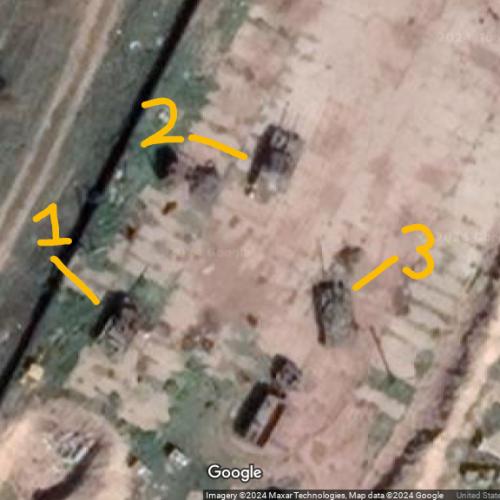 3 Russian T-62Ms in Kherson, Ukraine (Google Maps)