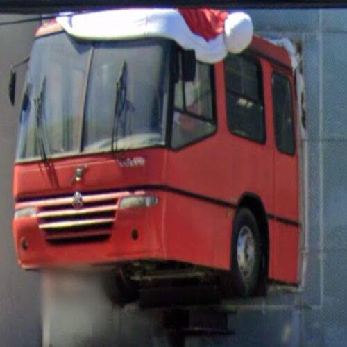 Bus stuck in the wall in Curitiba, Brazil - Virtual Globetrotting