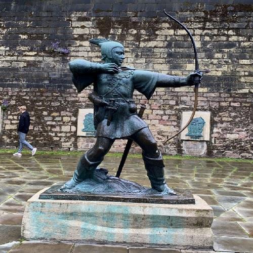 Statue of Robin Hood in Nottingham, United Kingdom (Google Maps)