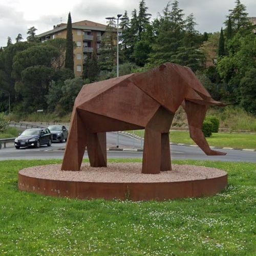 Elephant in a roundabout in Perugia, Italy (Google Maps)