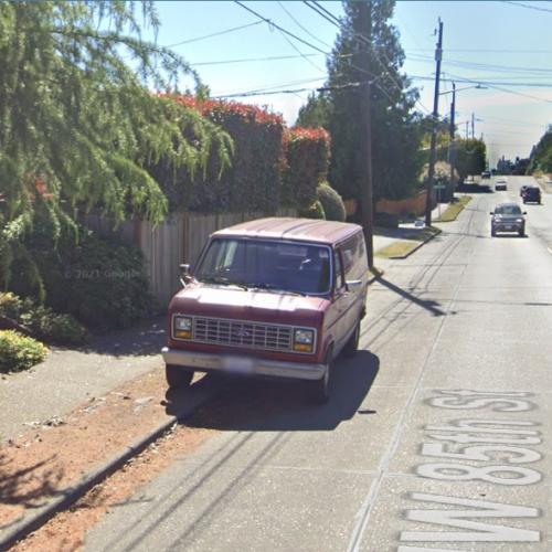 Ford Econoline 150 in Seattle, WA (Google Maps)