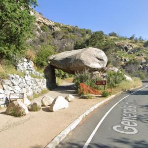 Tunnel Rock in Three Rivers, CA - Virtual Globetrotting