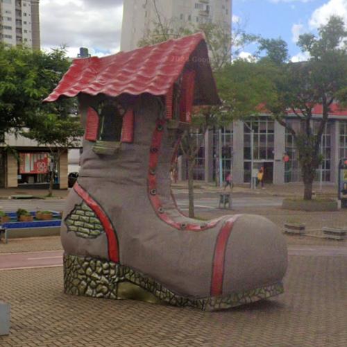 Boot-shaped house in Cascavel, Brazil - Virtual Globetrotting