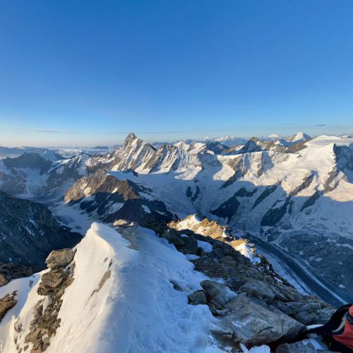 Schreckhorn (HB/BE-001) in Grindelwald, Switzerland (Google Maps)