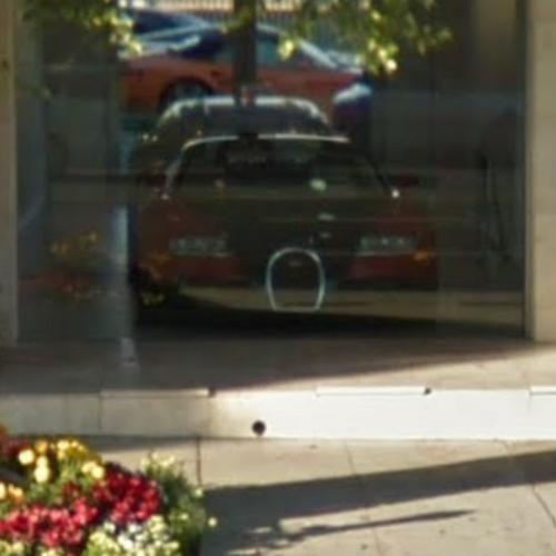 Bugatti Veyron in Beverly Hills, CA (Google Maps) (#5)