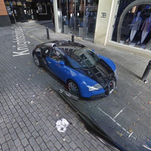 Bugatti Veyron in London in London, United Kingdom (Google Maps) (#3)