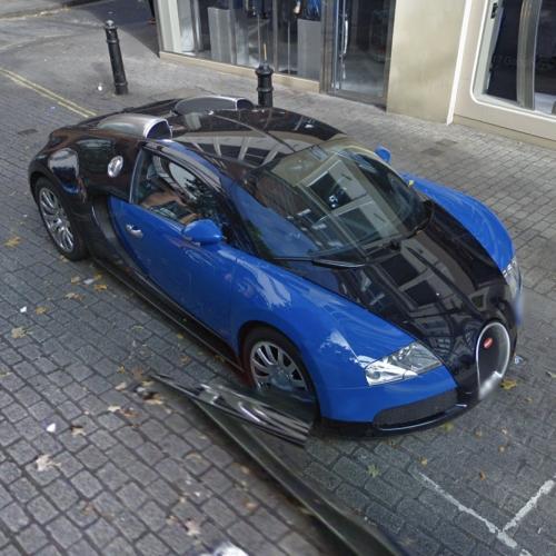 Bugatti Veyron in London in London, United Kingdom (Google Maps) (#3)