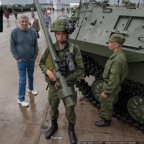 Russian soldier with 9K38 MANPADS in Ramenskoye, Russian Federation ...
