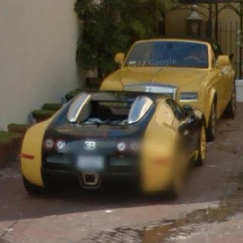Bugatti Veyron in Los Angeles in Beverly Hills, CA (Google Maps)