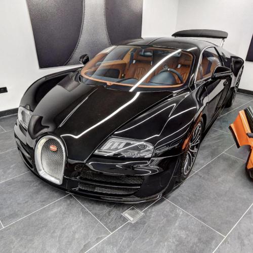 Bugatti Veyron in Linton, United Kingdom (Google Maps)