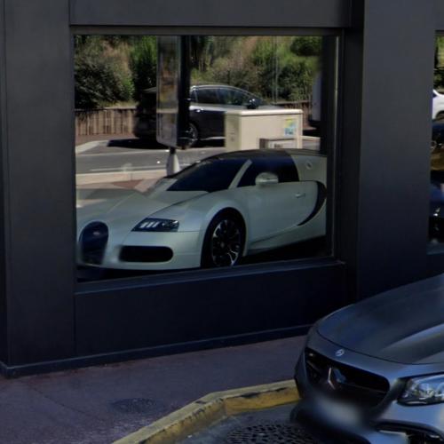 Bugatti Veyron in Cannes in Cannes, France (Google Maps) (#2)