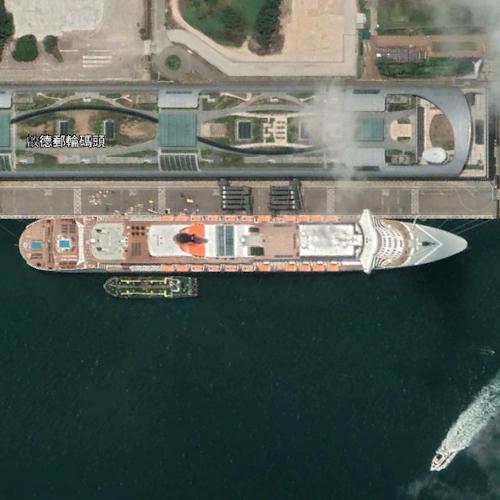 RMS Queen Mary 2 in Hong Kong in Hong Kong, Hong Kong (Google Maps)