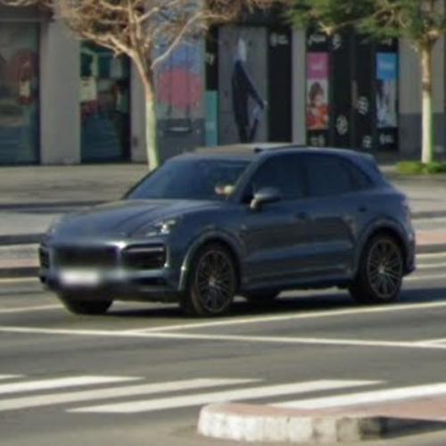 Porsche Cayenne in Dubai, United Arab Emirates (Google Maps)