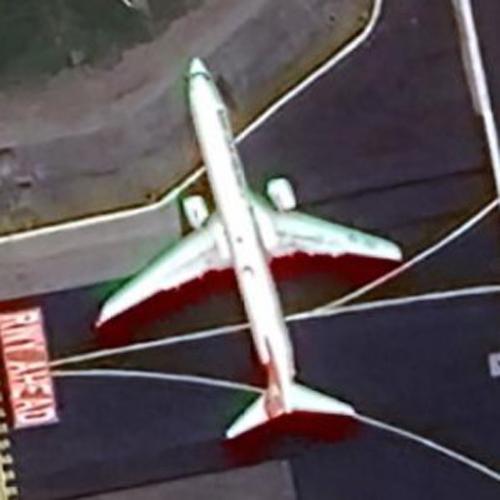 Flying plane in Milan, Italy (Google Maps)
