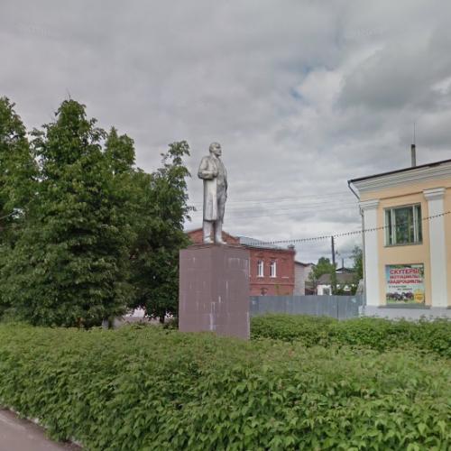 Vladimir Lenin monument in Medyn’, Russian Federation (Google Maps) (#7)