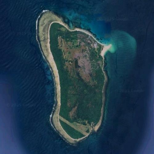 Hermana Mayor Island in Masinloc, Philippines (Google Maps)