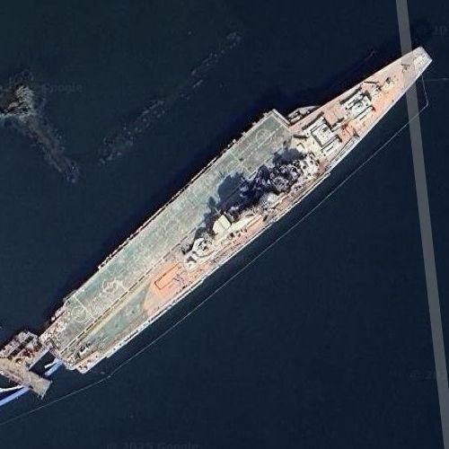 Soviet aircraft carrier Minsk burns down in China in Nantong, China ...