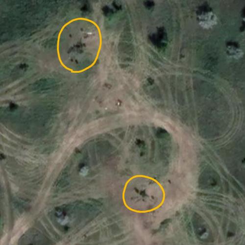 Camouflaged Russian artillery position in Donetsk, Ukraine (Google Maps ...