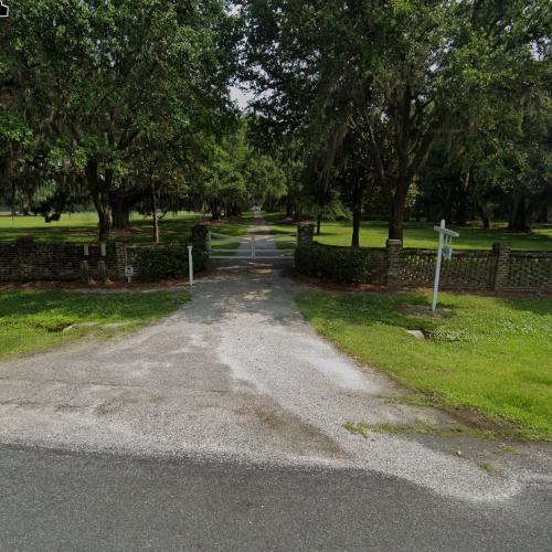 Forrest Gump's Driveway in Savannah, SC (Google Maps)