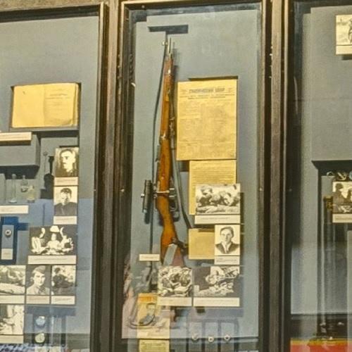 Vasily Zaitsev's sniper rife in Volgograd, Russian Federation (Google Maps)