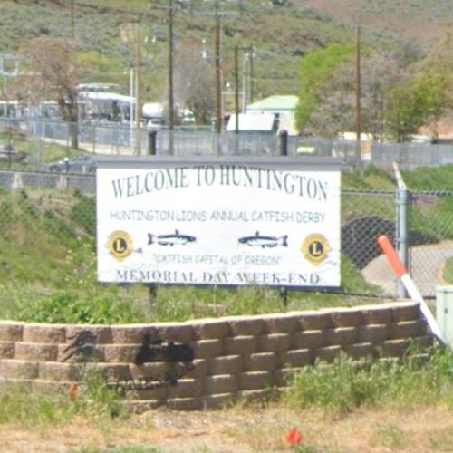 Welcome to Huntington sign in Huntington, OR (Google Maps)