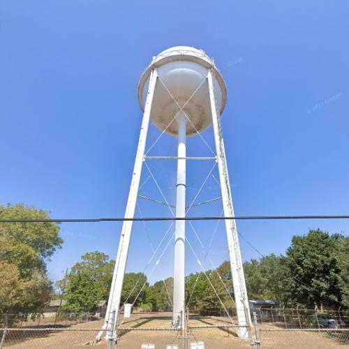 Eagle Lake water tower in Eagle Lake, TX (Google Maps)