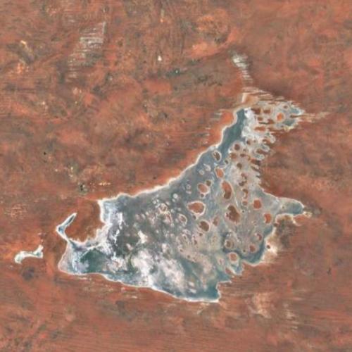 Wilkinkarra / Lake Mackay in Yulara, Australia (Google Maps)