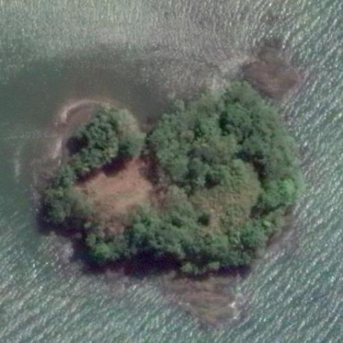 Dari-Momo Island in Doini Island, Papua New Guinea - Virtual Globetrotting