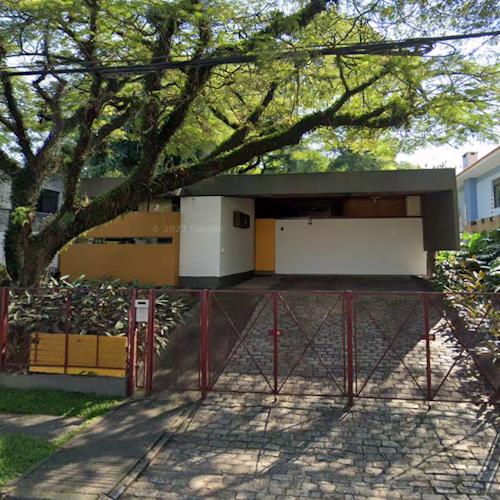 'Alto de Pinheiros House' by Paolo Bastos in São Paulo, Brazil (Google ...