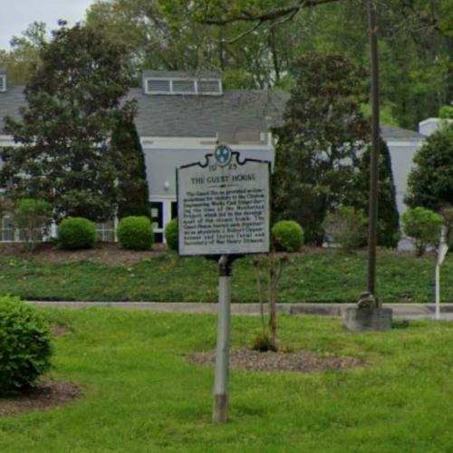 The Guest House marker in Oak Ridge, TN (Google Maps)