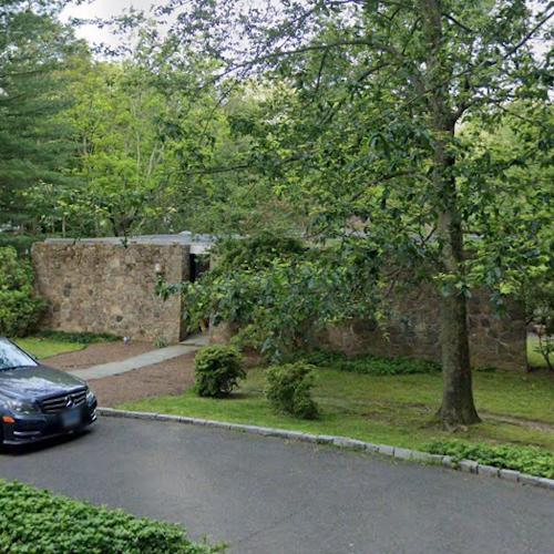 'Becker House' by Hugh Smallens in New Canaan, CT (Google Maps)