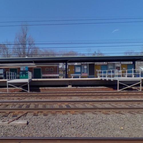 Riverside station (Metro-North) in Greenwich, CT (Bing Maps)