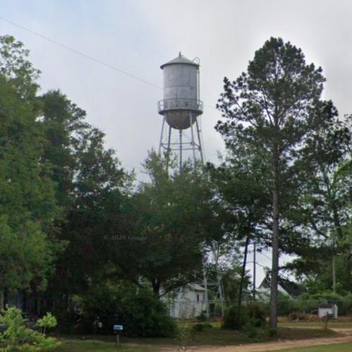 Irwinville water tower in Irwinville, GA (Google Maps)