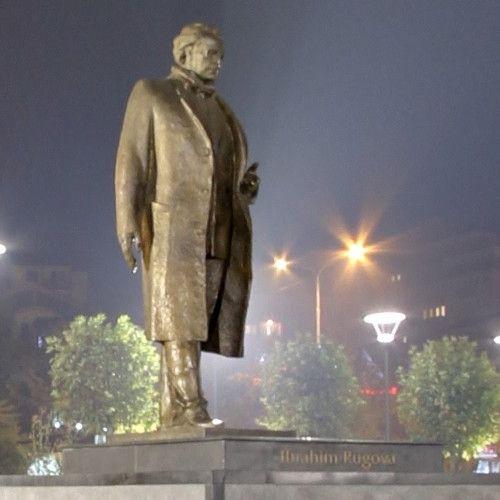 Ibrahim Rugova statue in Priština, Republic of Kosovo - Virtual ...