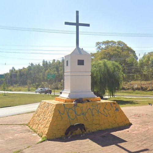 Memorial iron cross in Sorocaba, Brazil - Virtual Globetrotting