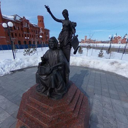 Statue of Lorenzo de Medici in Yoshkar-ola, Russian Federation (Google ...
