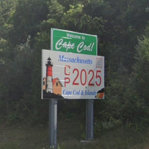 Welcome to Cape Cod sign in Bourne, MA - Virtual Globetrotting