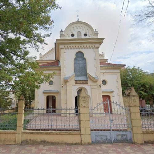 Karcag synagogue in Karcag, Hungary (Google Maps)