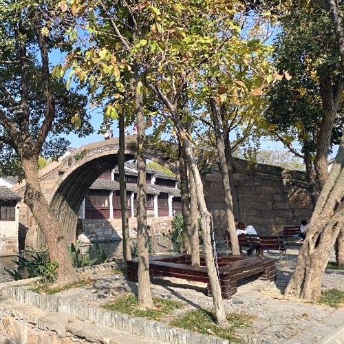 Ancient Chinese arch bridge in Nanxun, China - Virtual Globetrotting