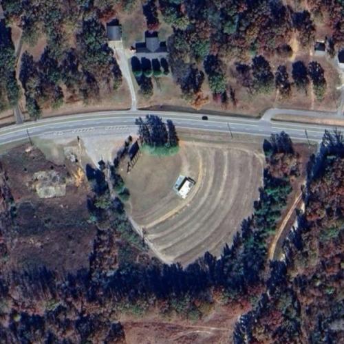 The Pink Cadillac Drive-In in Centerville, TN (#2) - Virtual Globetrotting