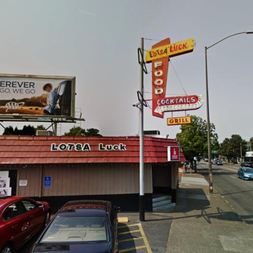 Lotsa Luck Bar & Grill in Portland, OR - Virtual Globetrotting