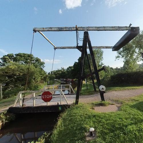 New Mills Lift Bridge in Whitchurch, United Kingdom (Google Maps)