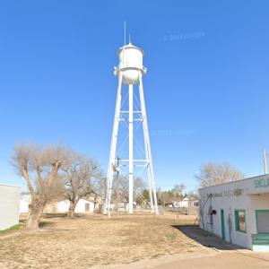 Earth water tower in Earth, TX - Virtual Globetrotting