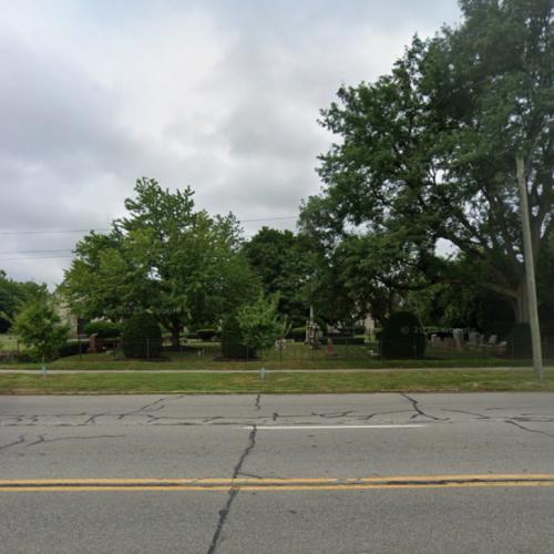 Henry Ford's Grave in Detroit, MI (Google Maps) (#2)