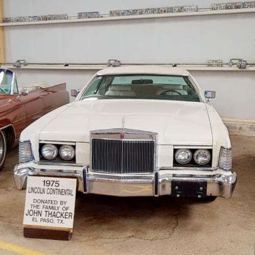1975 Lincoln Continental in Santa Teresa, NM (Google Maps)