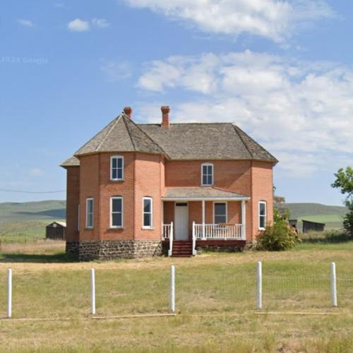 Brick House in Chesterfield, ID - Virtual Globetrotting