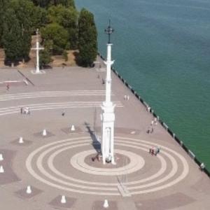 Monument to the 300-year anniversary of the Russian Navy fleet in ...